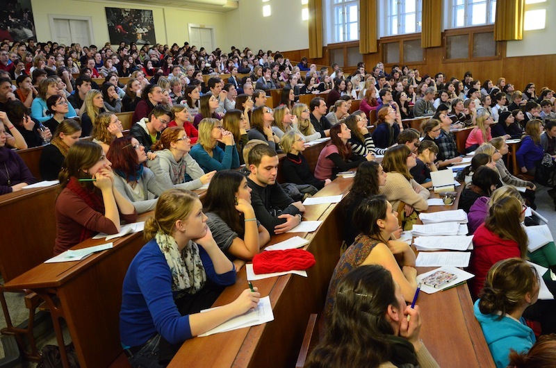Profesní kurzy celoživotního vzdělávání na FF UK otevírají účastníkům nové kariérní možnosti ...